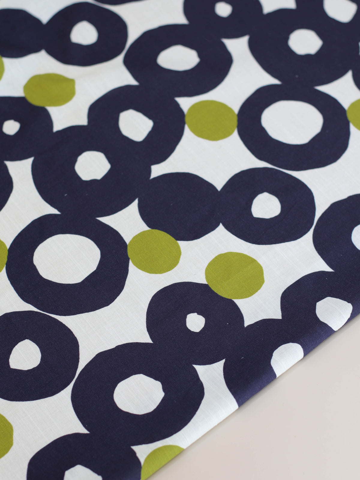 95x150 cm // Roundabout - Cotton/Linen blend - Nightglow | METERMETER