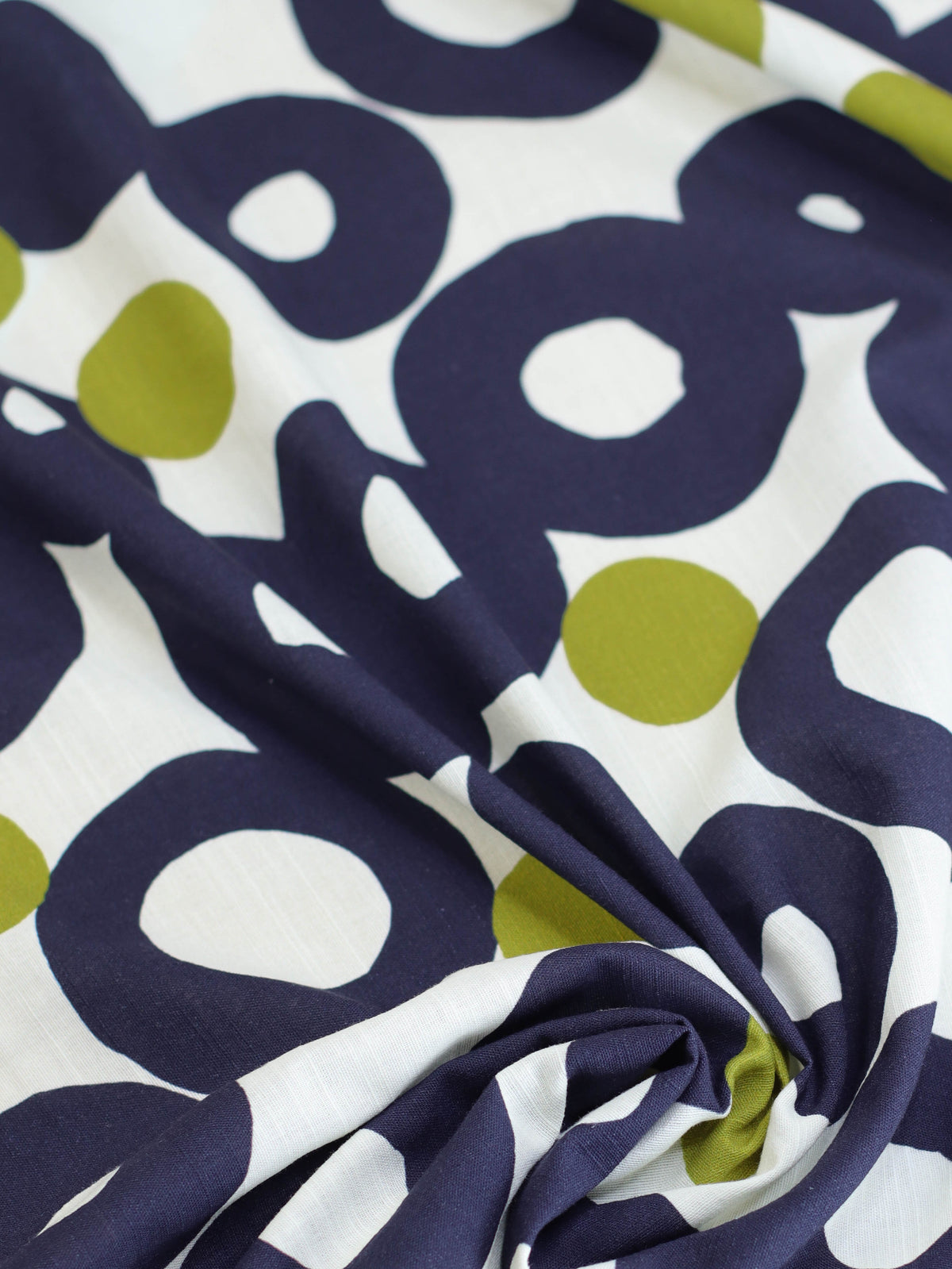 95x150 cm // Roundabout - Cotton/Linen blend - Nightglow | METERMETER
